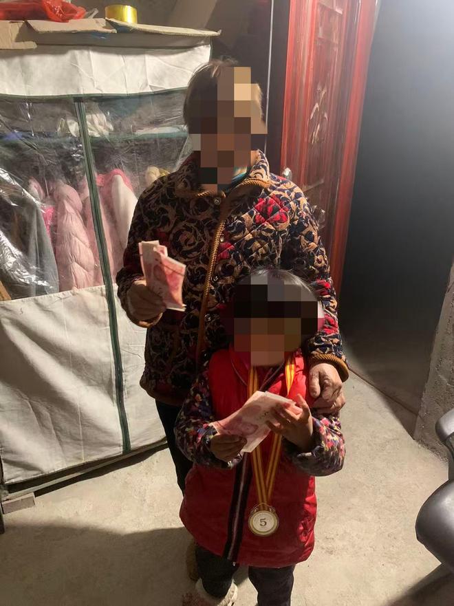 男子发现女儿非亲生独自抚养至5岁 为上户口为其寻亲知识社区 zszhan.cn zszhan.com